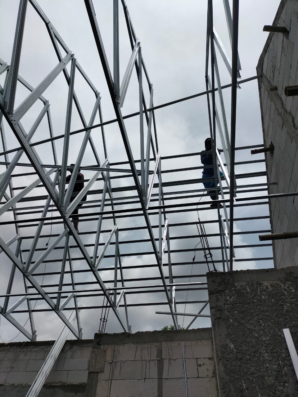 Solusi pasang atap baja ringan surabaya - CV.Hasta Karya